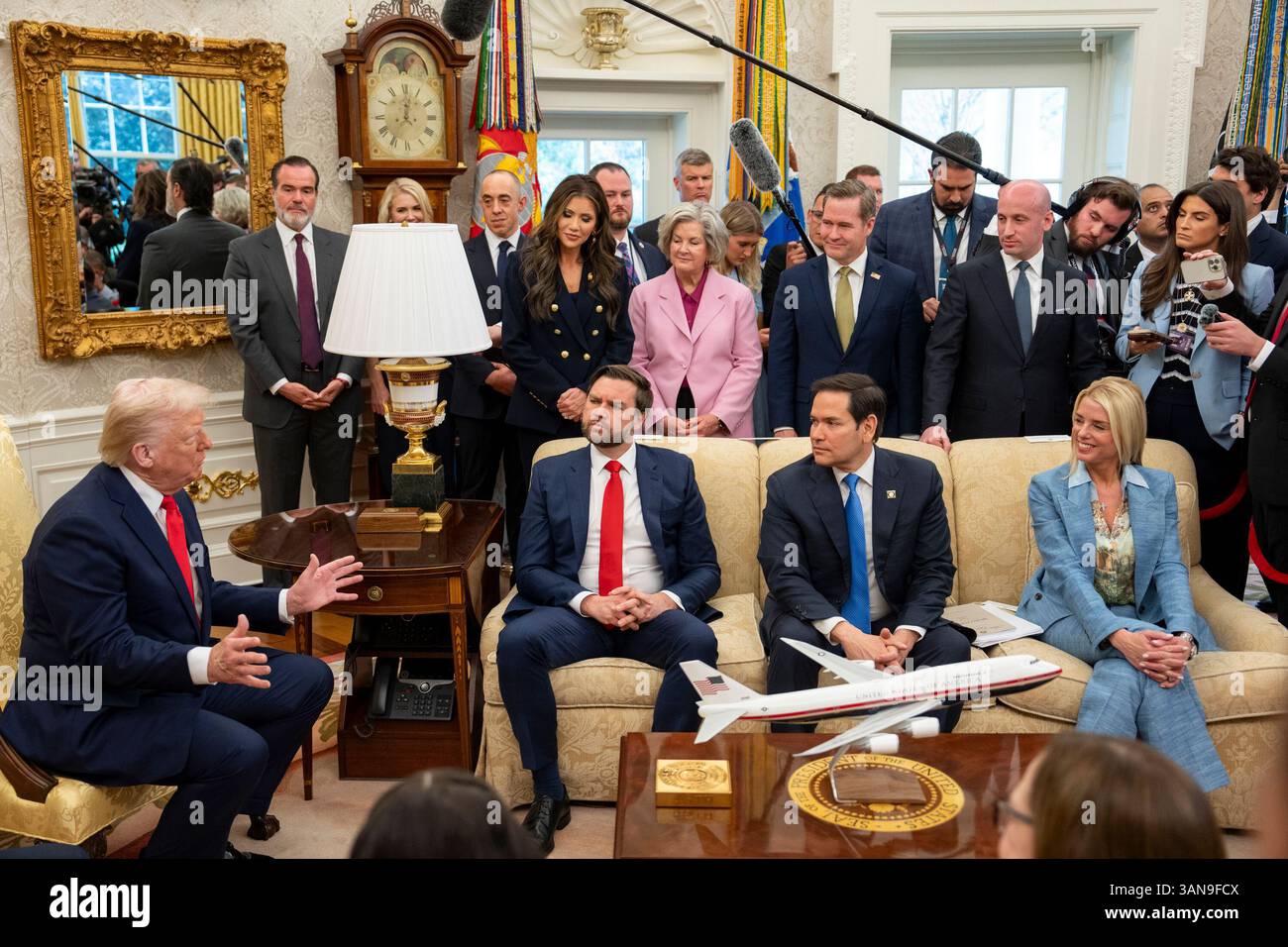 President Donald Trump hosts a bilateral meeting with President Nayib ...