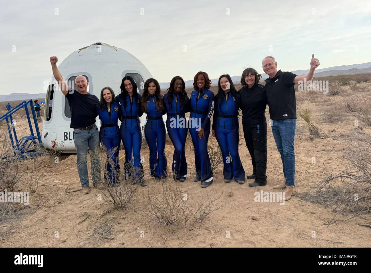 Blue origin space crew hi-res stock photography and images - Alamy
