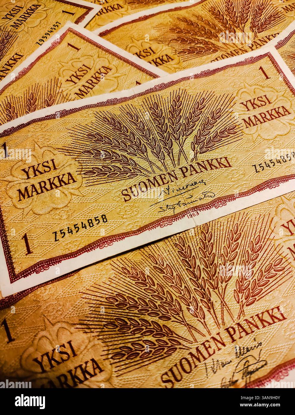 Suomen markka seteli Finnish Mark bank notes 1963 Stock Photo - Alamy