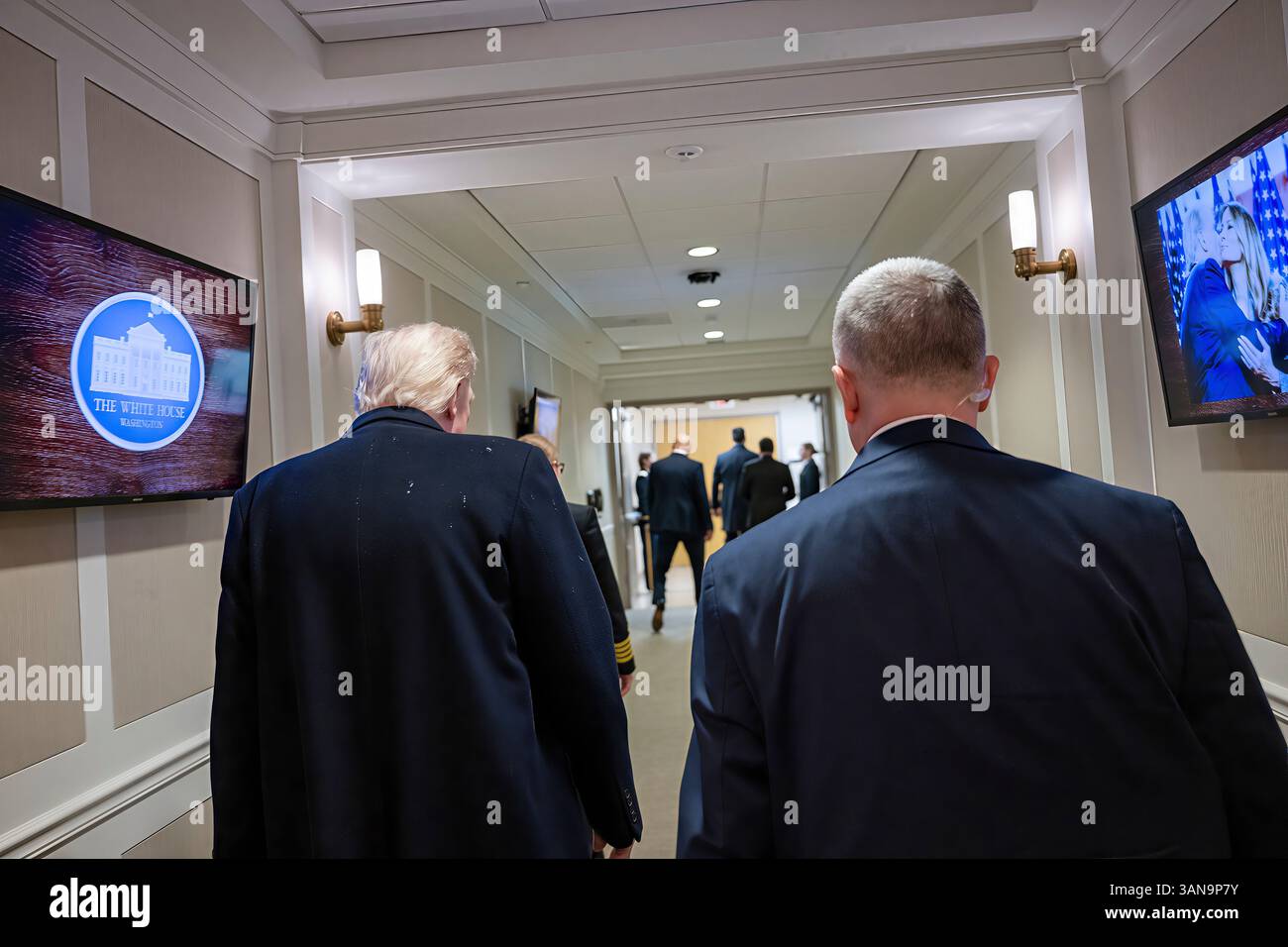 President Donald Trump visits Walter Reed National Military Medical ...