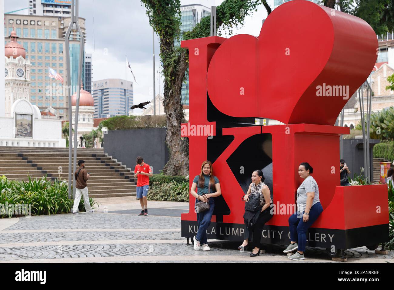 Kuala Lumpur, Malaysia.13th April 2025. Tourists take photos at the ...