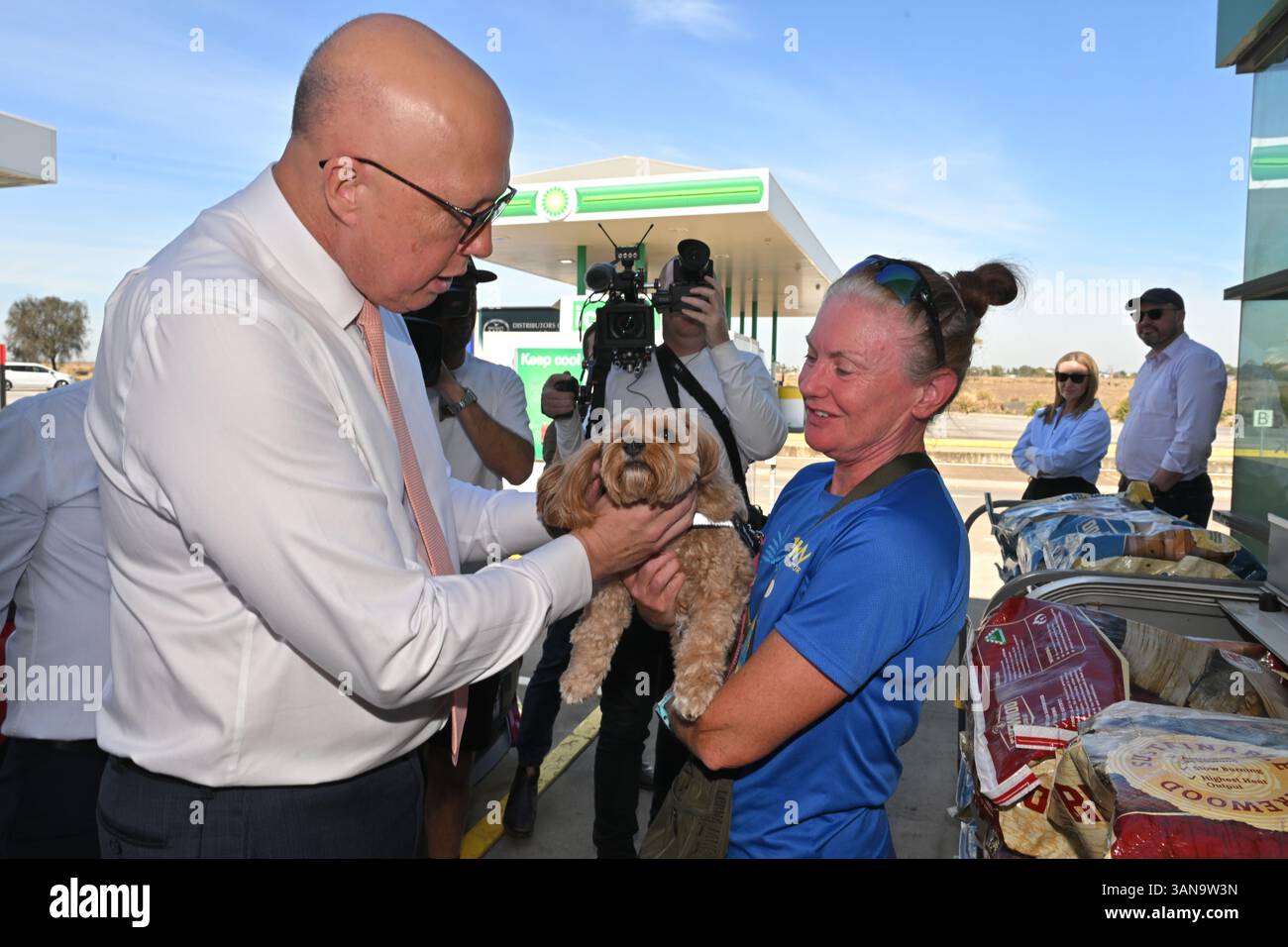 Melbourne, Australia. 15th Apr, 2025. Leader of the Opposition Peter ...