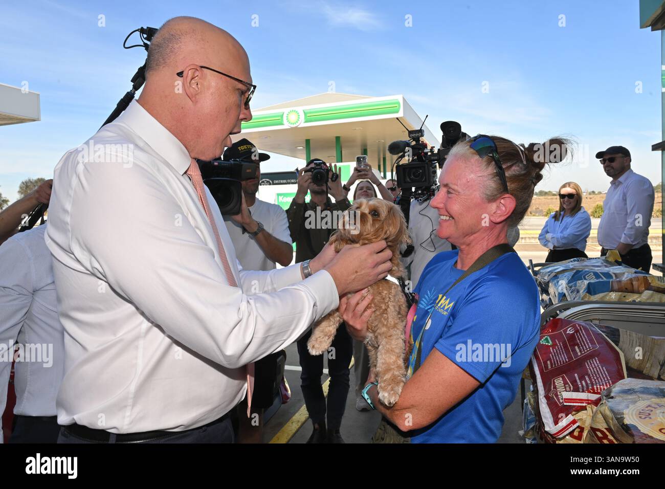 Melbourne, Australia. 15th Apr, 2025. Leader of the Opposition Peter ...