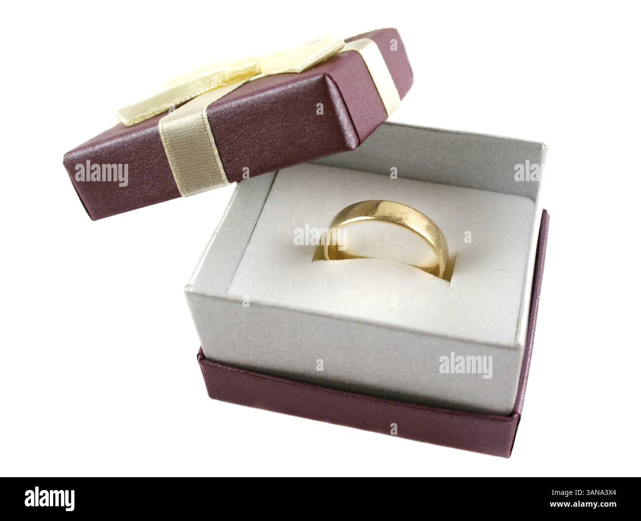 Rings set in gold Cut Out Stock Images & Pictures - Alamy