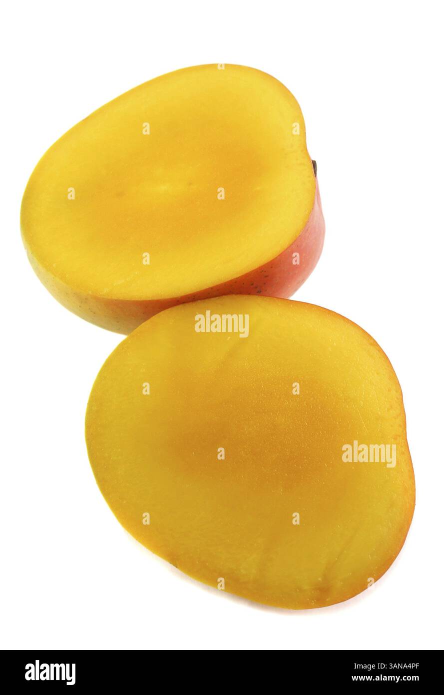 Fresh mango sliced in half ready to eat Stock Photo - Alamy