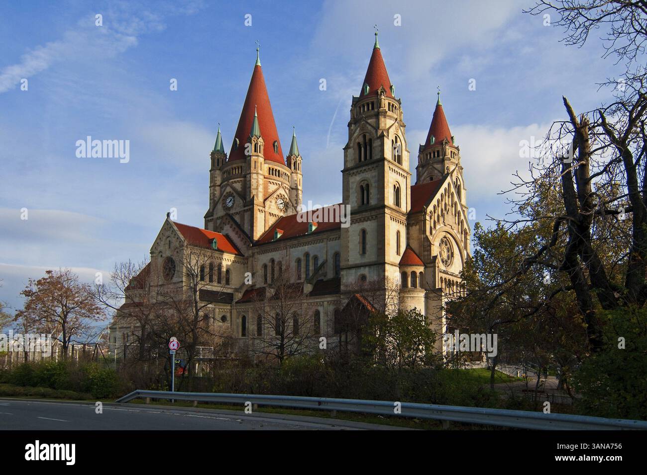 Wien kirche hi-res stock photography and images - Alamy