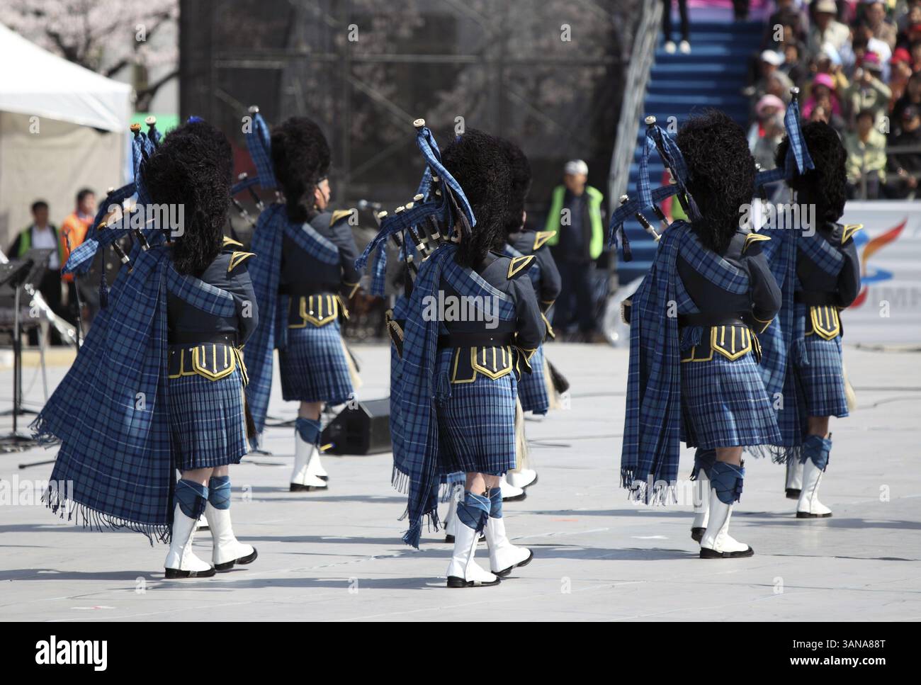Scottish parade hi-res stock photography and images - Alamy
