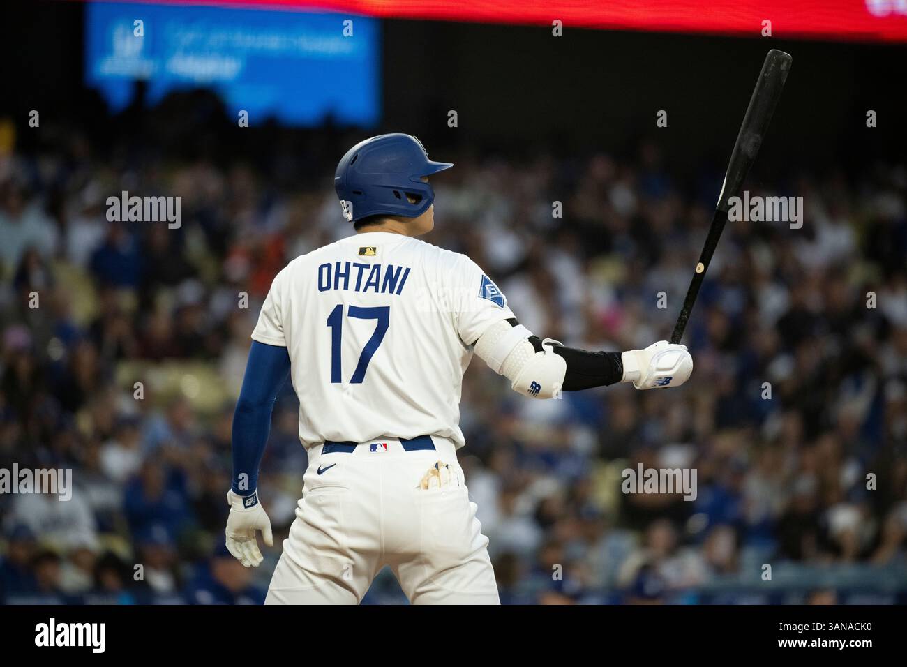 Los Angeles Dodgers' Shohei Ohtani (17) bats during a baseball game ...