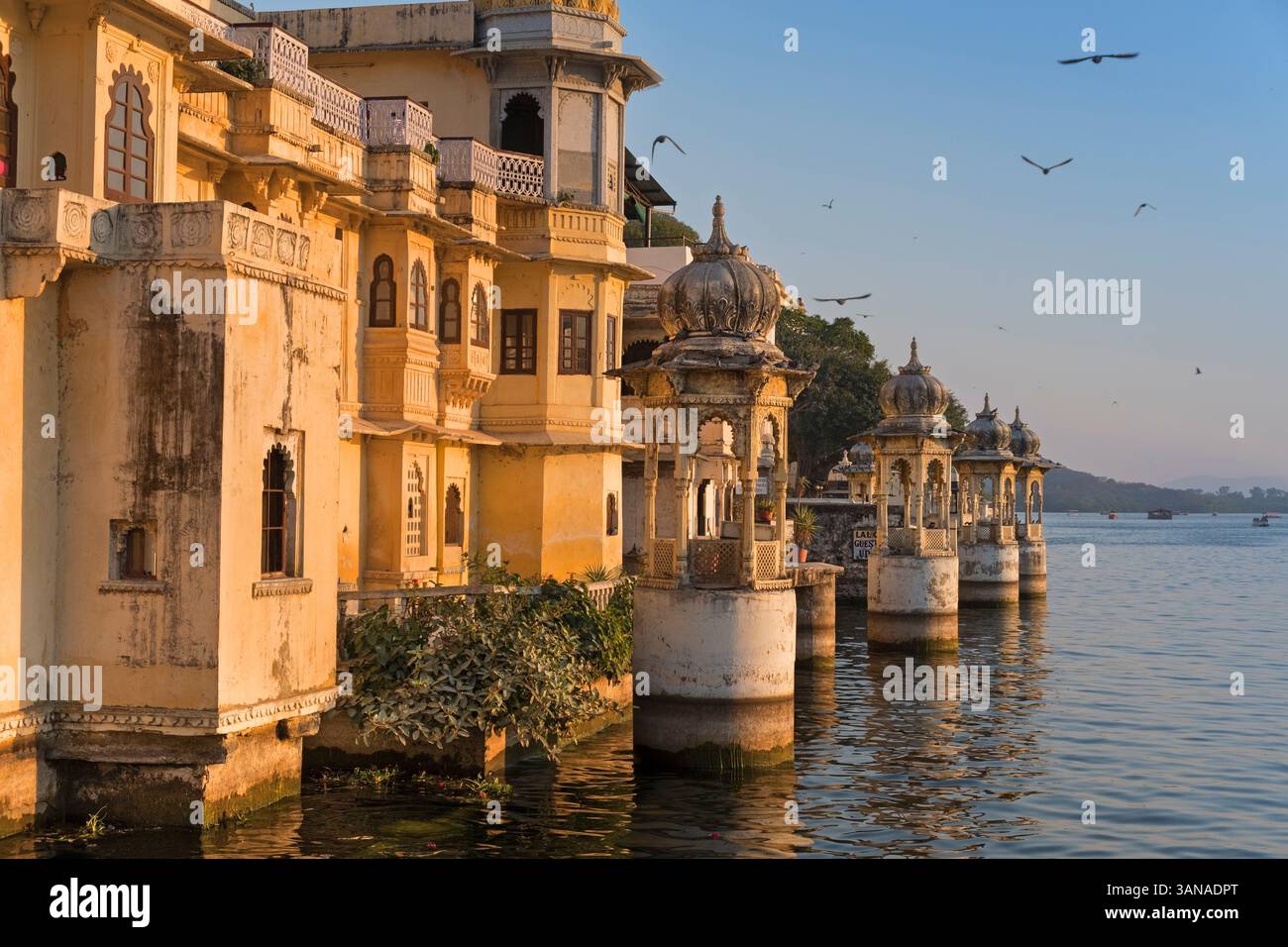 Lal Ghat Lake Pichola Udaipur Rajasthan India Stock Photo - Alamy