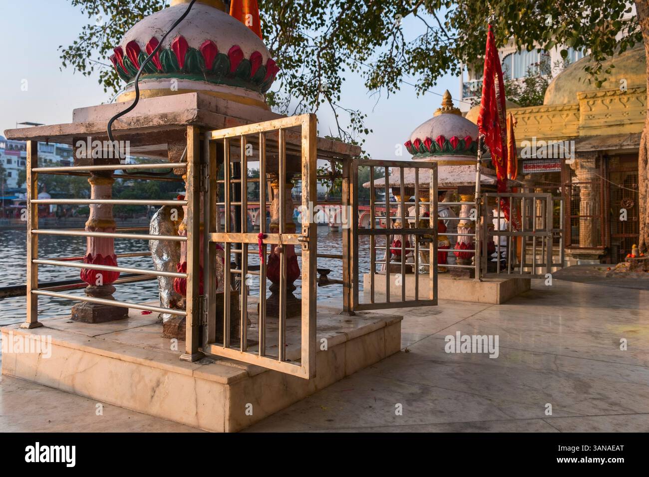 Hindu shrine Gangaur Ghat Udaipur Rajasthan India Stock Photo - Alamy