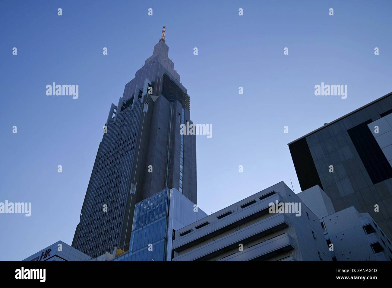 Scenic view of the NTT Docomo Yoyogi Building (Yoyogi Biru) a ...