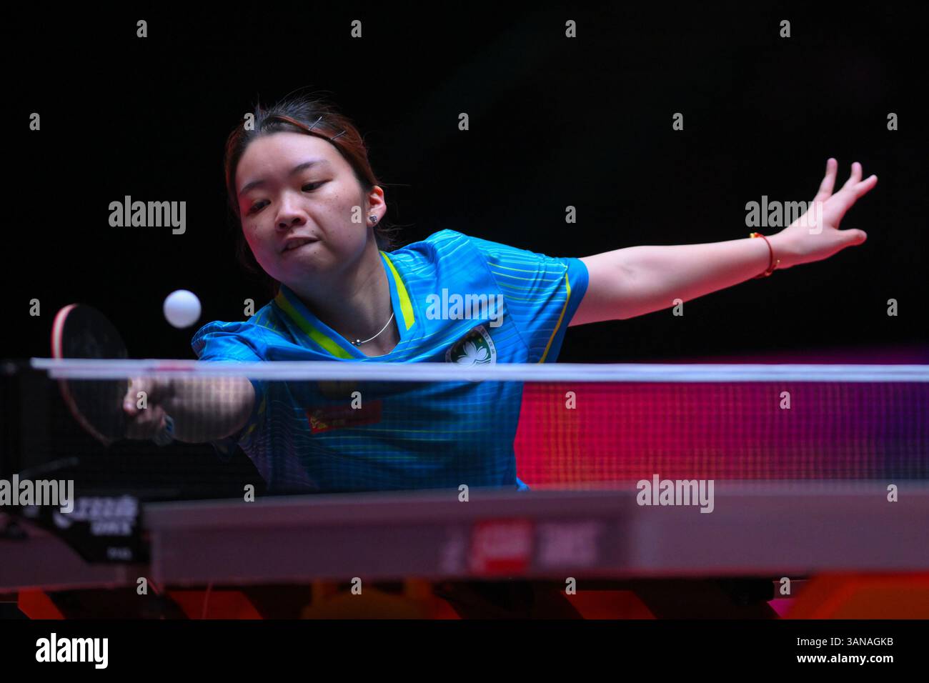 (250415) -- MACAO, April 15, 2025 (Xinhua) -- Seak Hui Li of China's ...