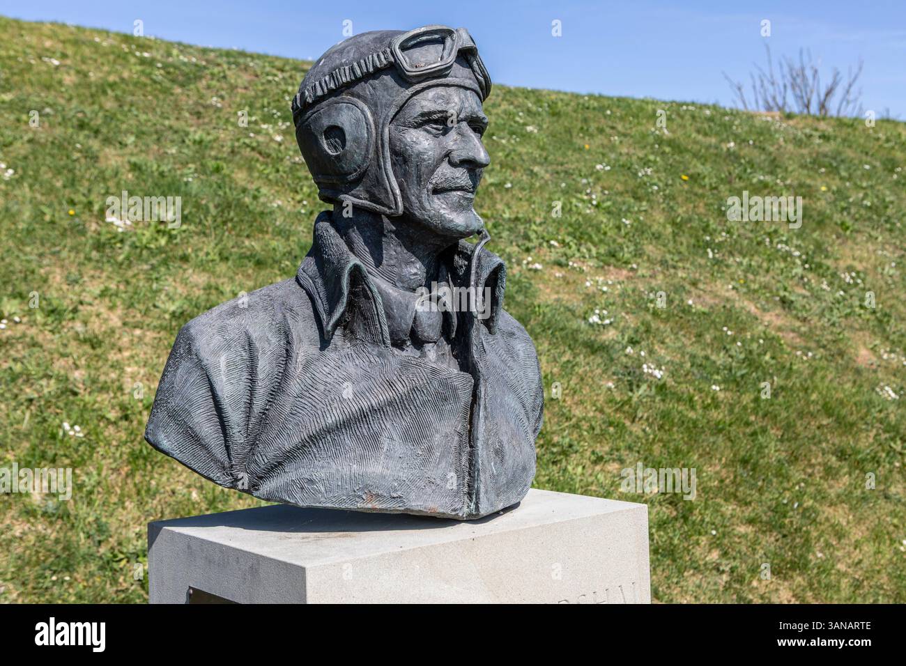 Statue of Air Chief Marshal Sir Keith Rodney Park Stock Photo - Alamy