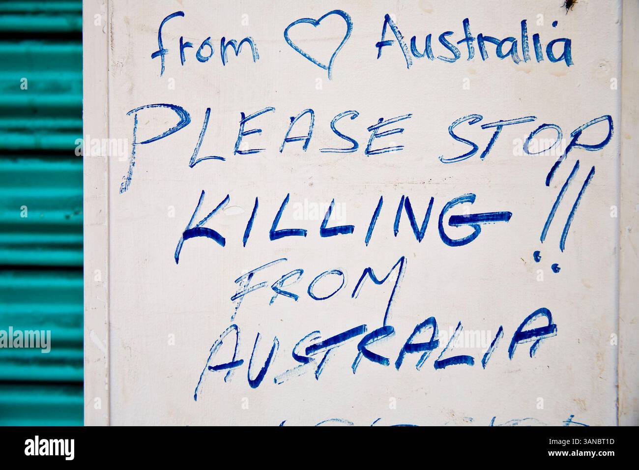 Apr 14, 2010 - Bangkok, Thailand - A note left on a wall on Khao San ...
