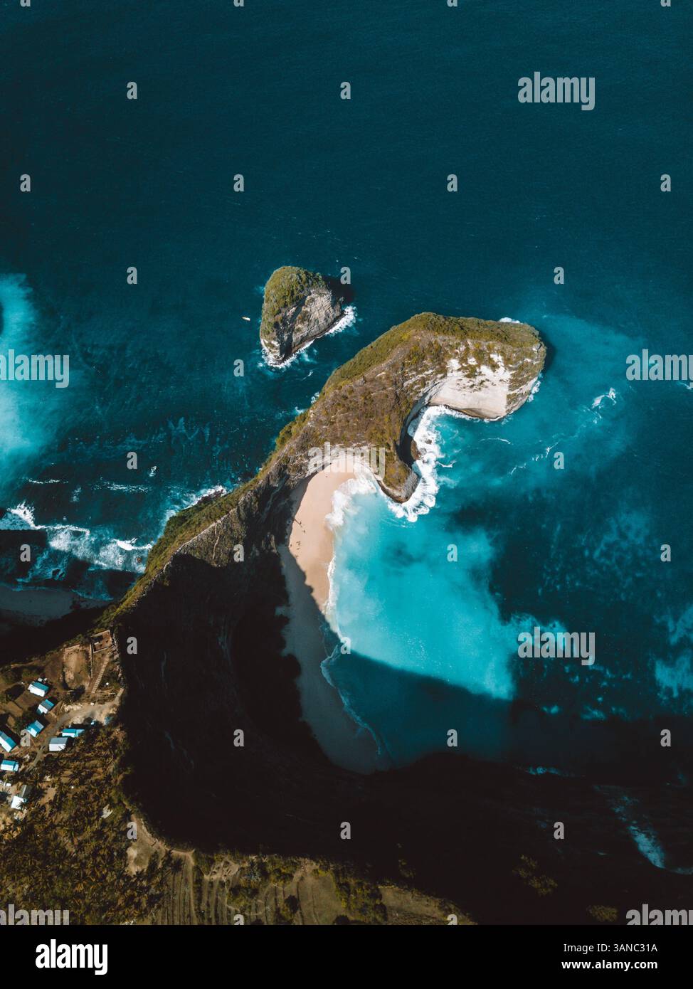 Kelinking beach nusa penida hi-res stock photography and images - Alamy