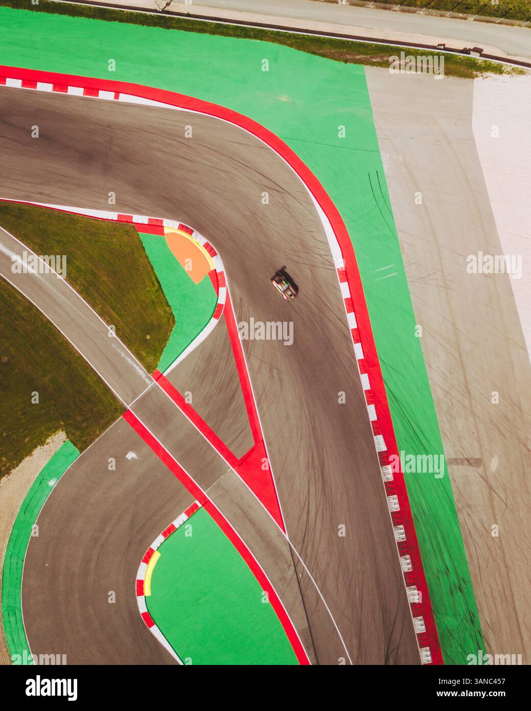 Formula one birds eye view hi-res stock photography and images - Alamy