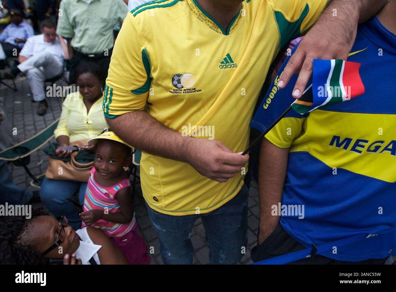 Apr 15, 2010 - Johannesburg, South Africa - Members of the public wait ...