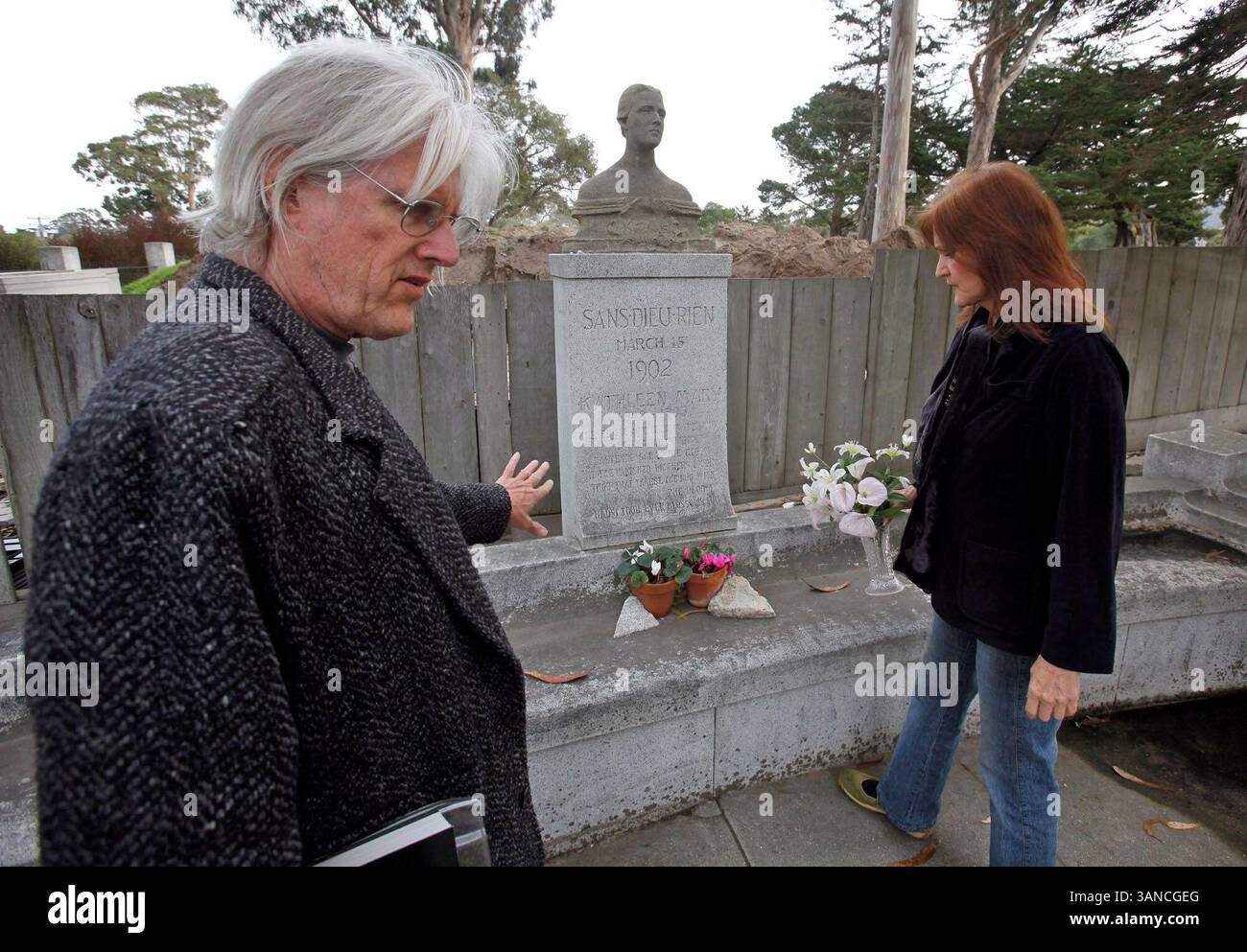 Carmel artist John Thompson and Judy Hurley visit the Peters family ...