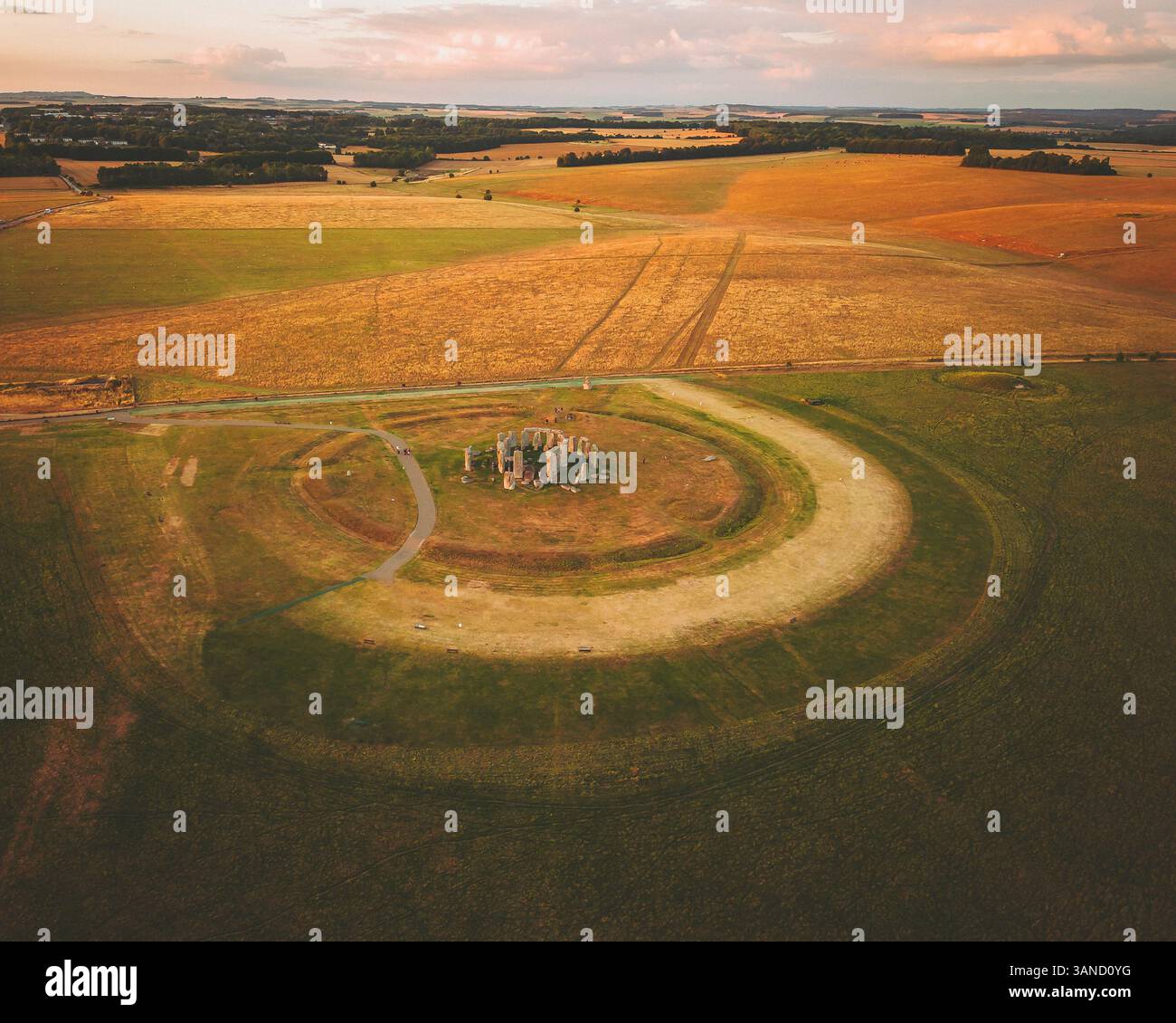 Stonehenge aerial hi-res stock photography and images - Alamy