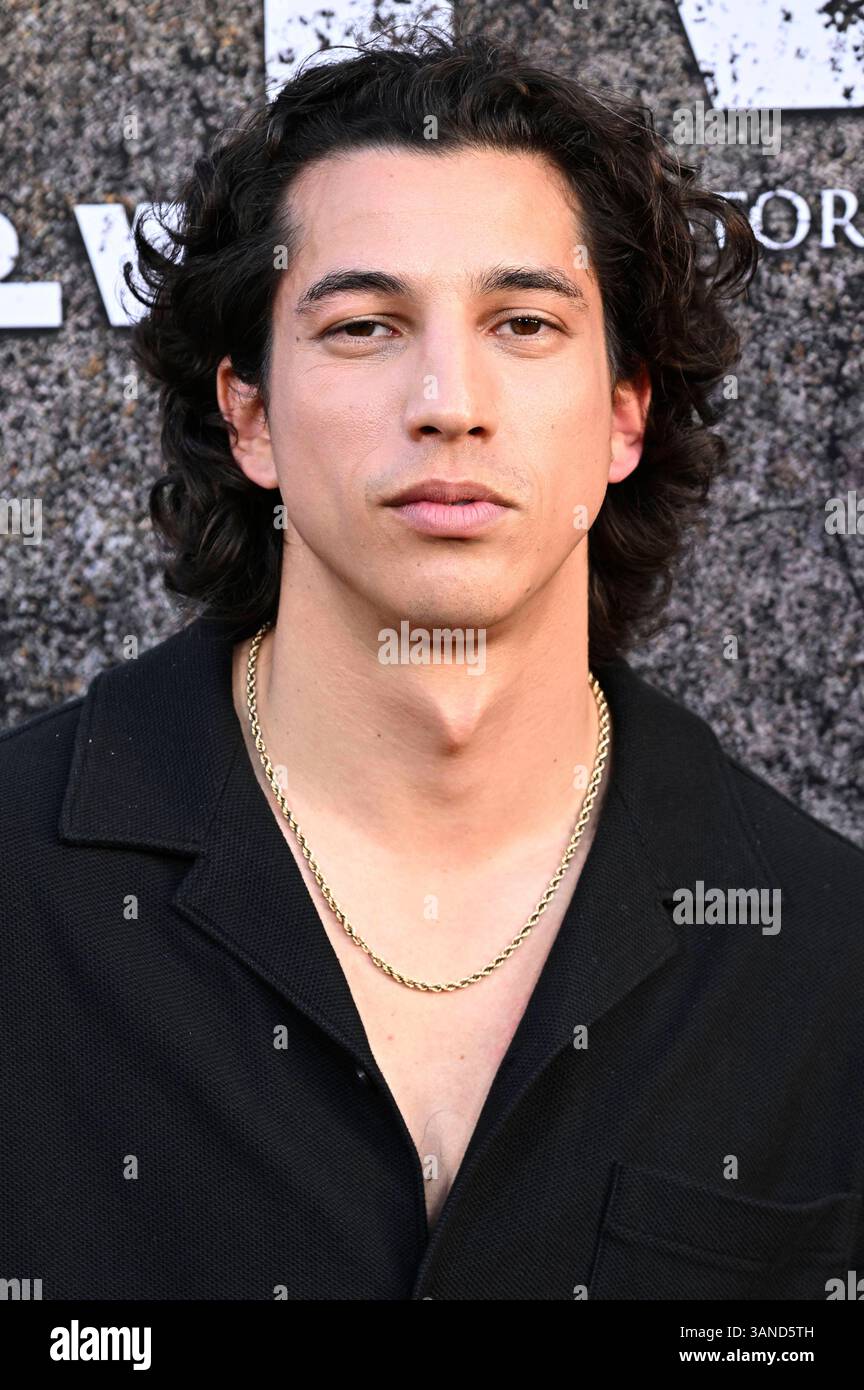 Benjamin Norris bei der Premiere der 2. Staffel der Disney Serie Andor ...