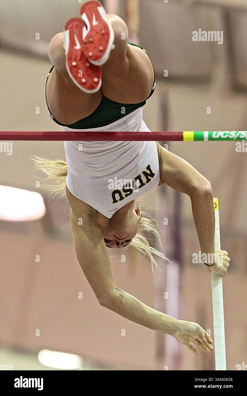 March 13, 2010: Leslie Brost of North Dakota State competes in the ...