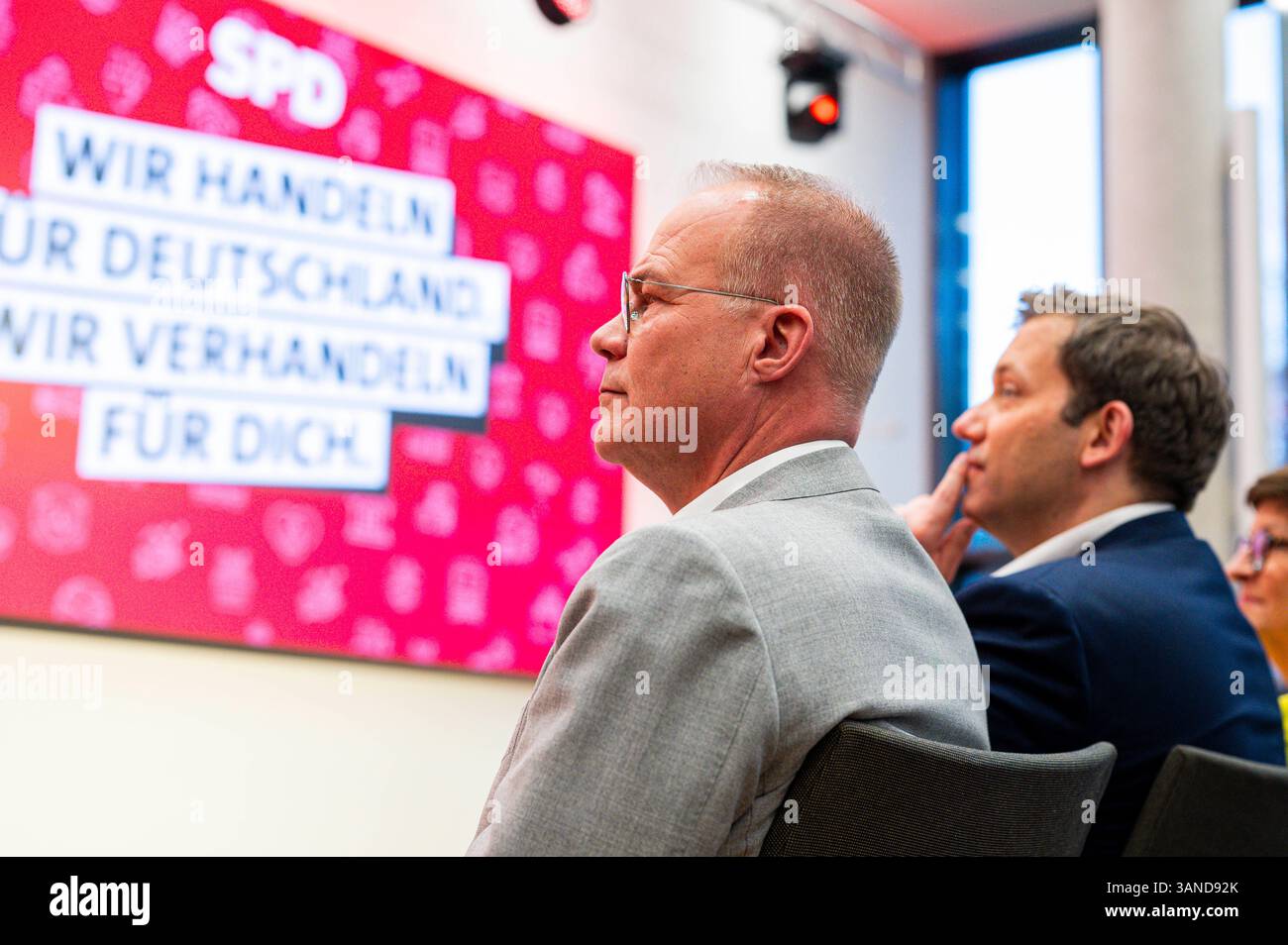14.04.2025 - Dialogkonferenz der SPD-Parteispitze in Hannover vor dem ...
