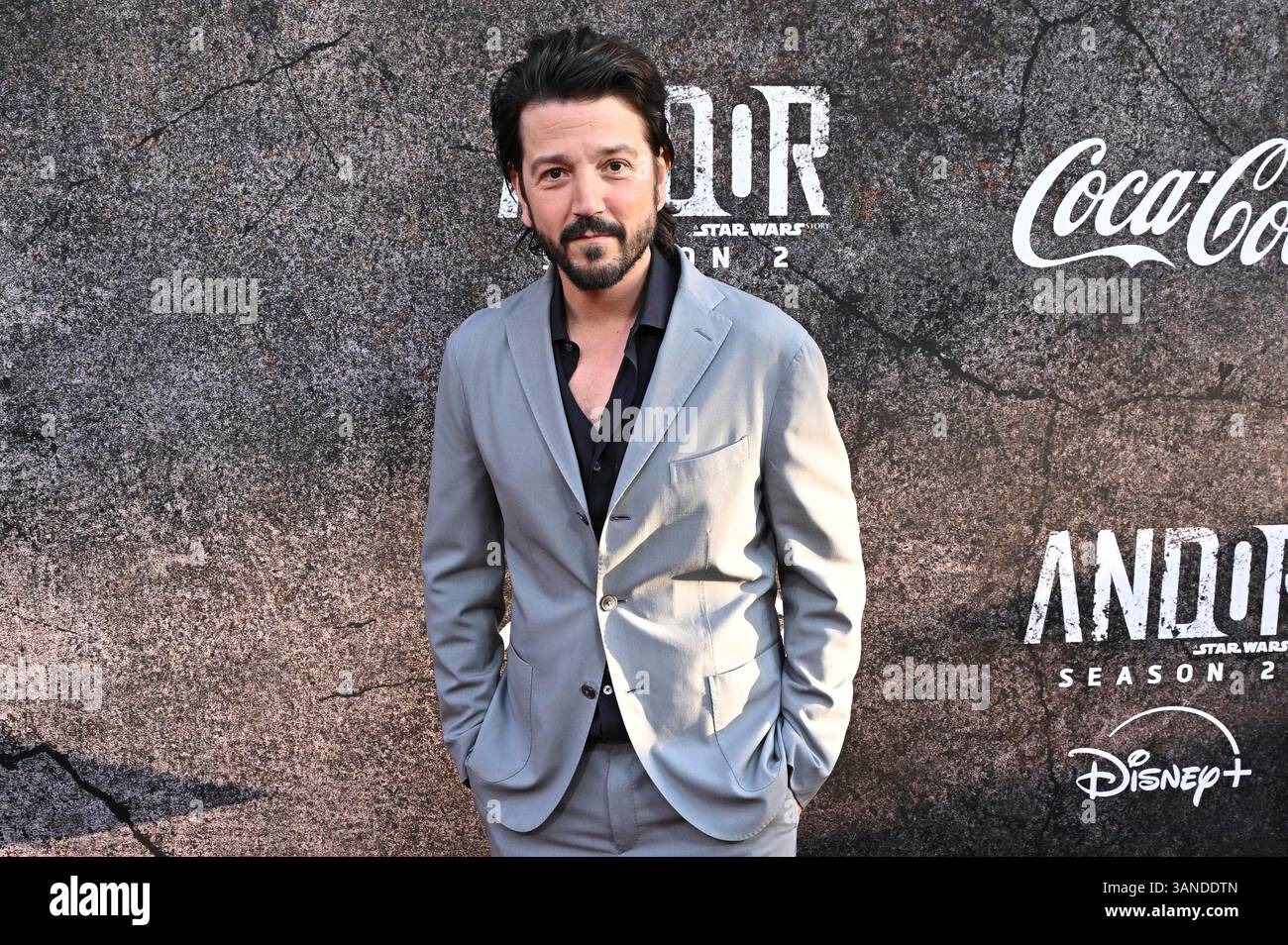 Diego Luna bei der Premiere der 2. Staffel der Disney Serie Andor im El ...