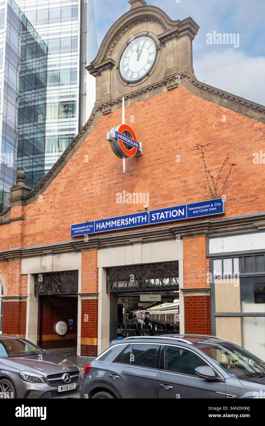 Hammersmith tube station hi-res stock photography and images - Alamy