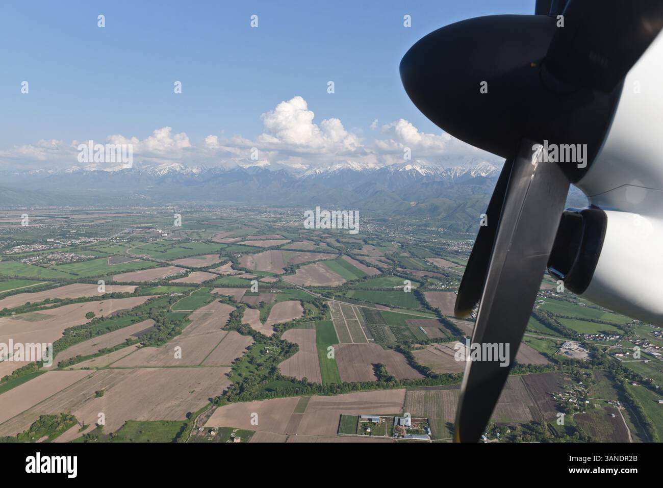 Airplane flying over ship hi-res stock photography and images - Alamy