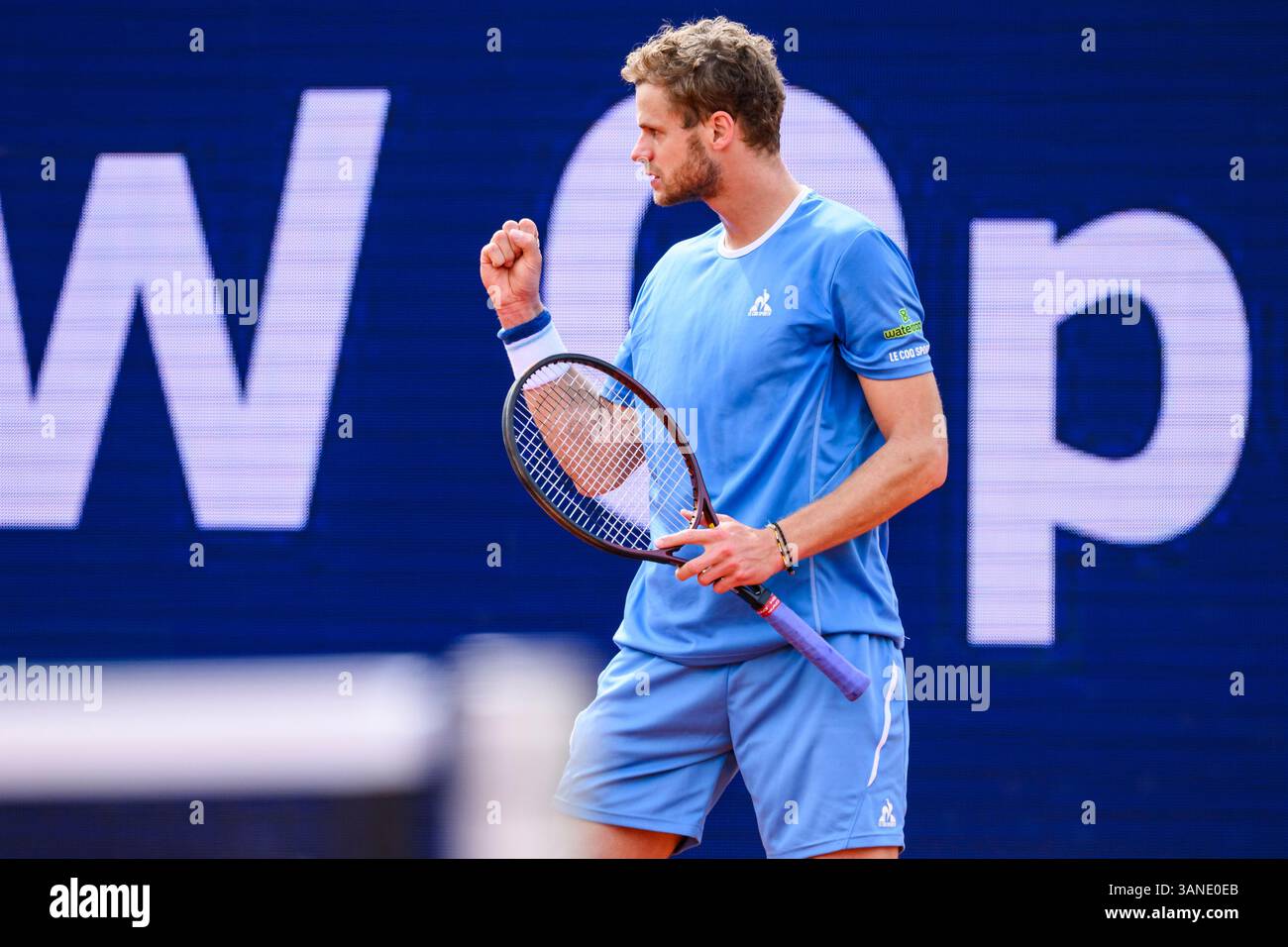 15 April 2025, Bavaria, Munich: Tennis: ATP Tour - Munich, Singles, Men, 1st round. Yannick ...