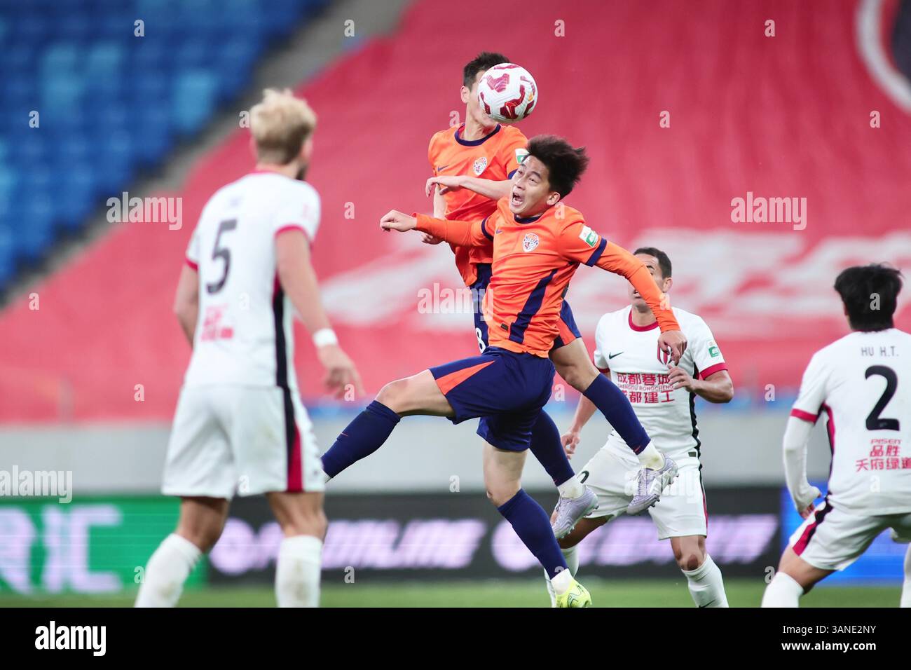 Chengdu Rongcheng Football Club defeated Qingdao Hainiu Football Club ...