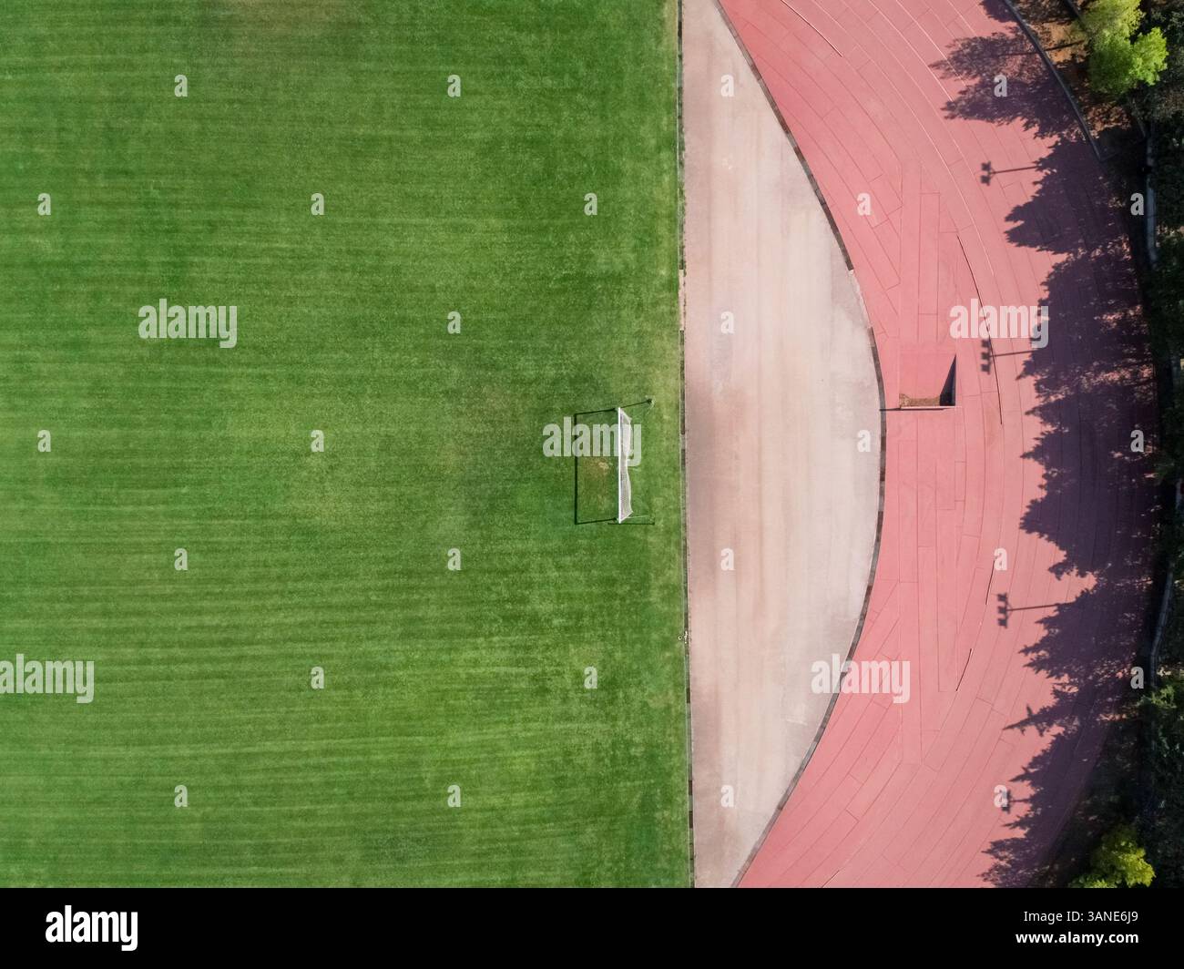 Aerial athletics track hi-res stock photography and images - Alamy