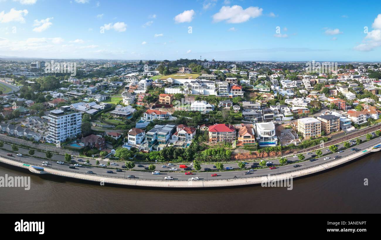 Aerial view of cityscape with buildings and Brisbane River, Hamilton ...