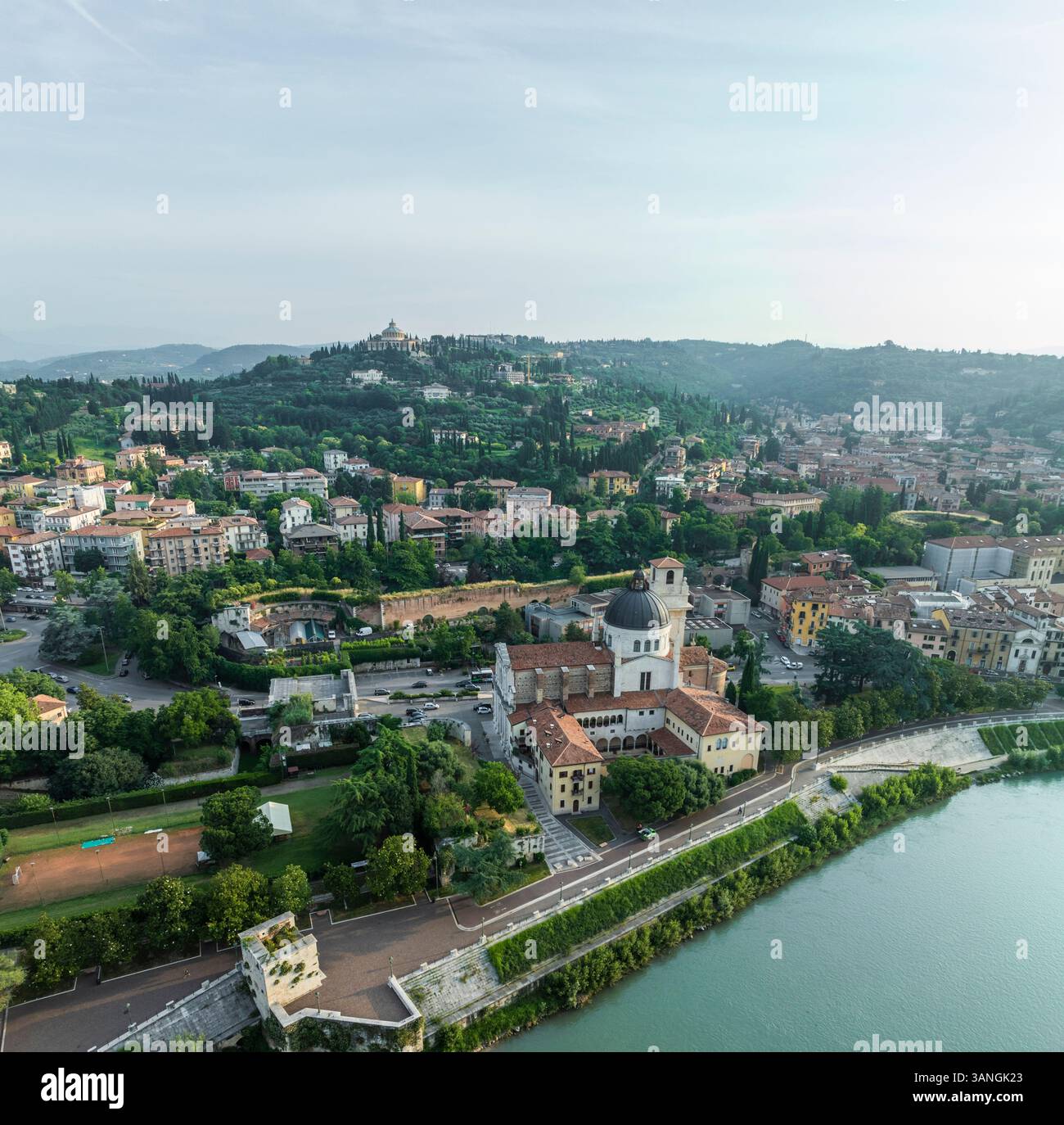 Parrochia di san giorgio in braida hi-res stock photography and images ...