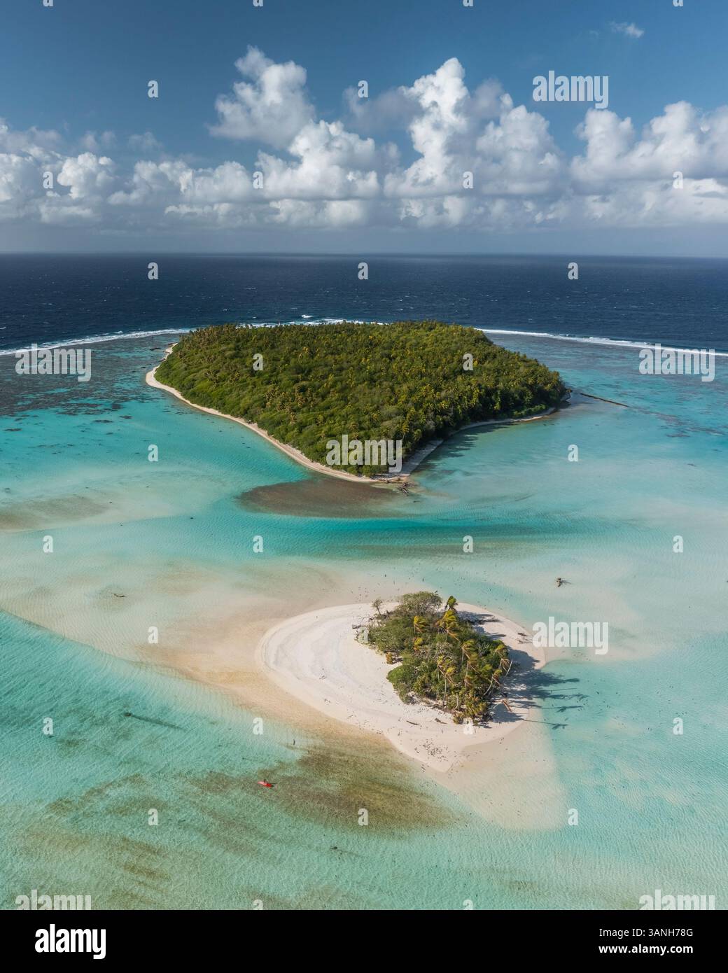 Aerial view of Reiono island, French Polynesia Stock Photo - Alamy