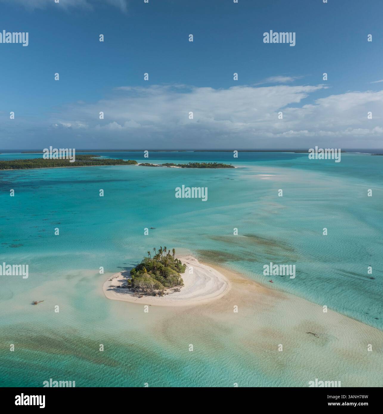 Aerial view of Reiono island, French Polynesia Stock Photo - Alamy