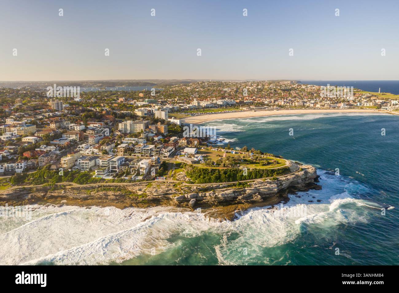 Aerial view tamarama townscape hi-res stock photography and images - Alamy