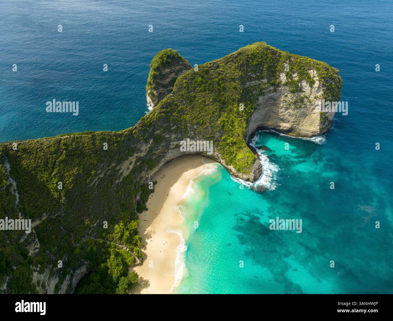 Aerial view of Kelingking (T-Rex) Beach, Nusa Penida, Indonesia Stock ...
