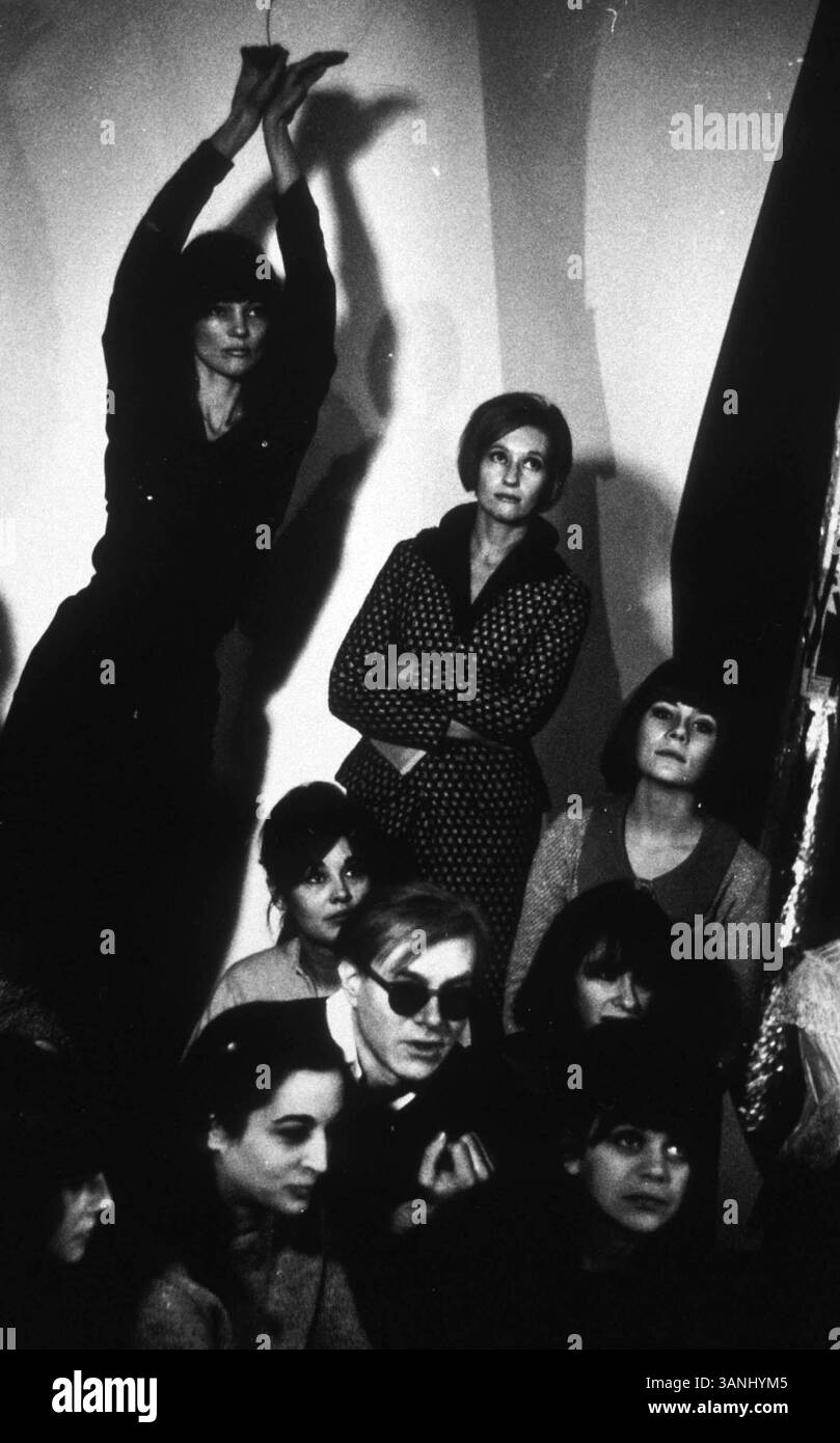 Dec. 28, 2004 - I2962BN.ANDY WARHOL AT HIS NEW YORK CITY FACTORY ...