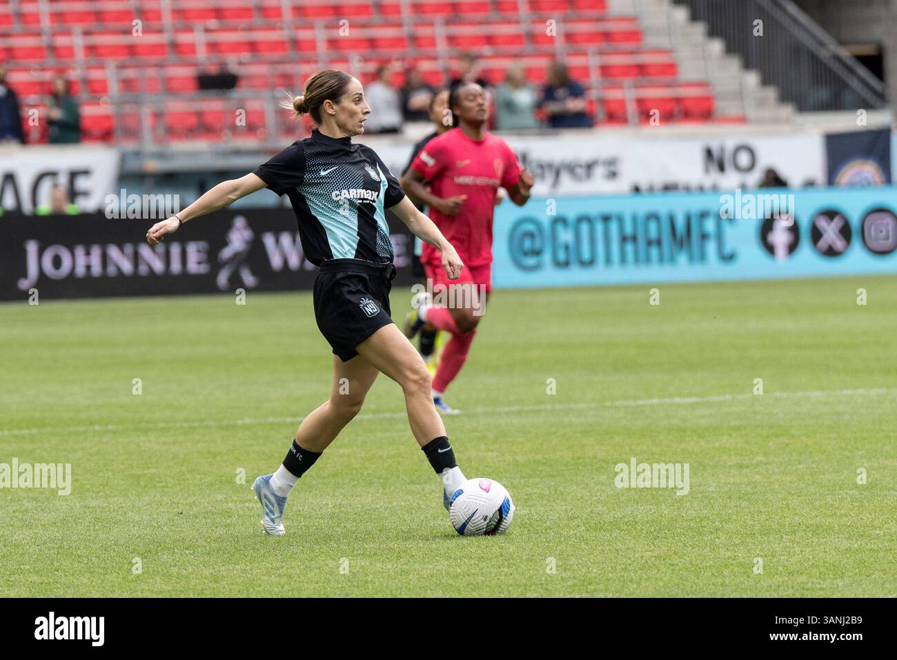 Esther Gonzalez (9) of Gotham FC controls ball during regular season ...