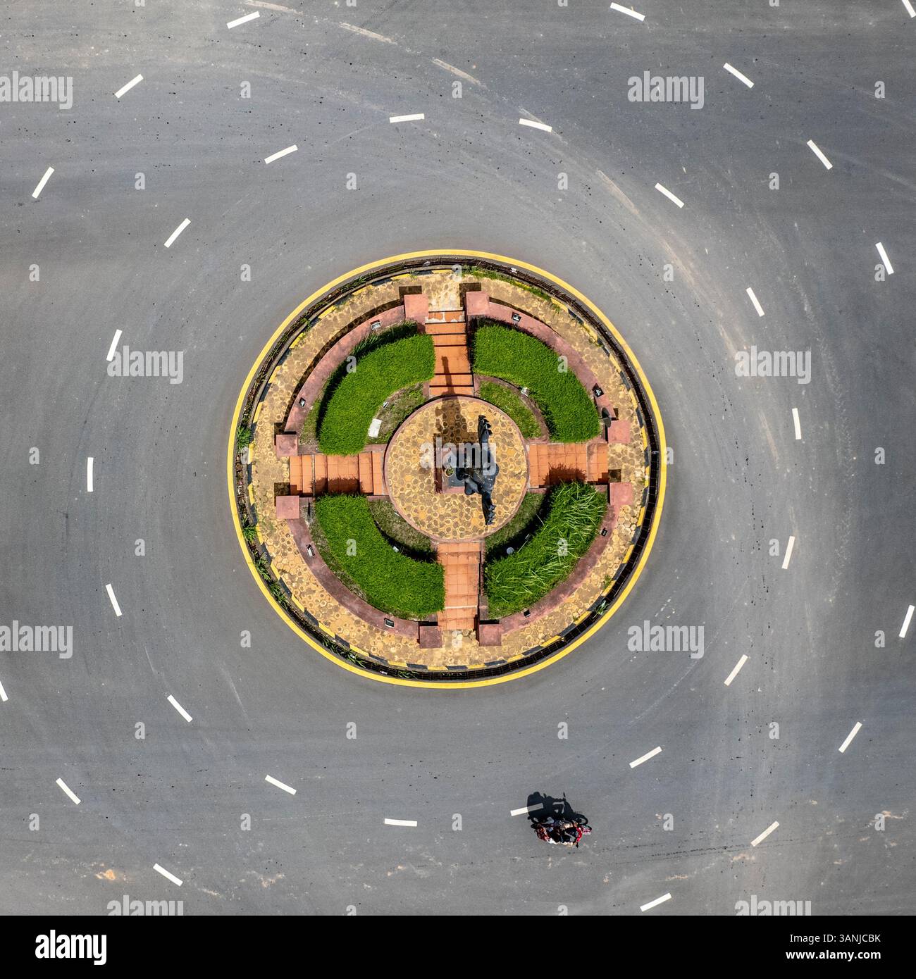 Roadside roundabout sign hi-res stock photography and images - Alamy