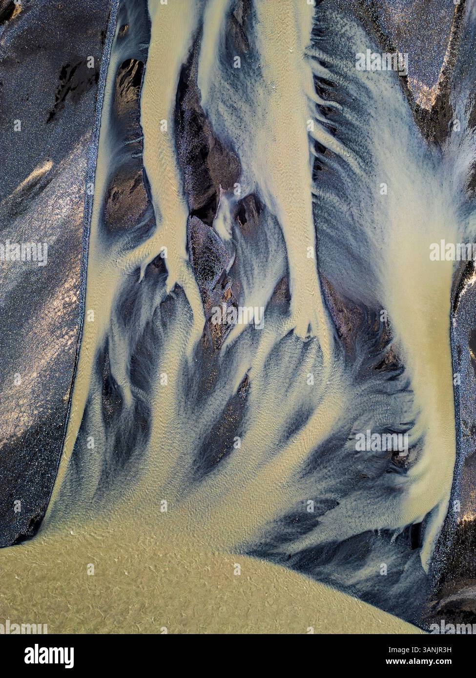 Riverbed artistic patterns hi-res stock photography and images - Alamy