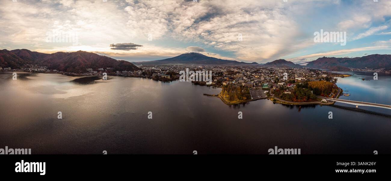 Vertical panoramic aerial view of Mount Fuji from Kawaguchiko lake ...