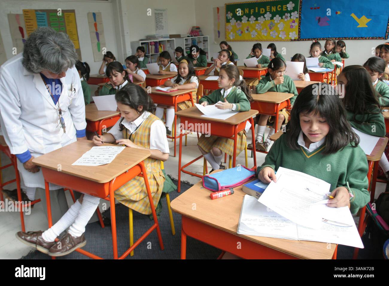 Colegio de tareas hi-res stock photography and images - Alamy