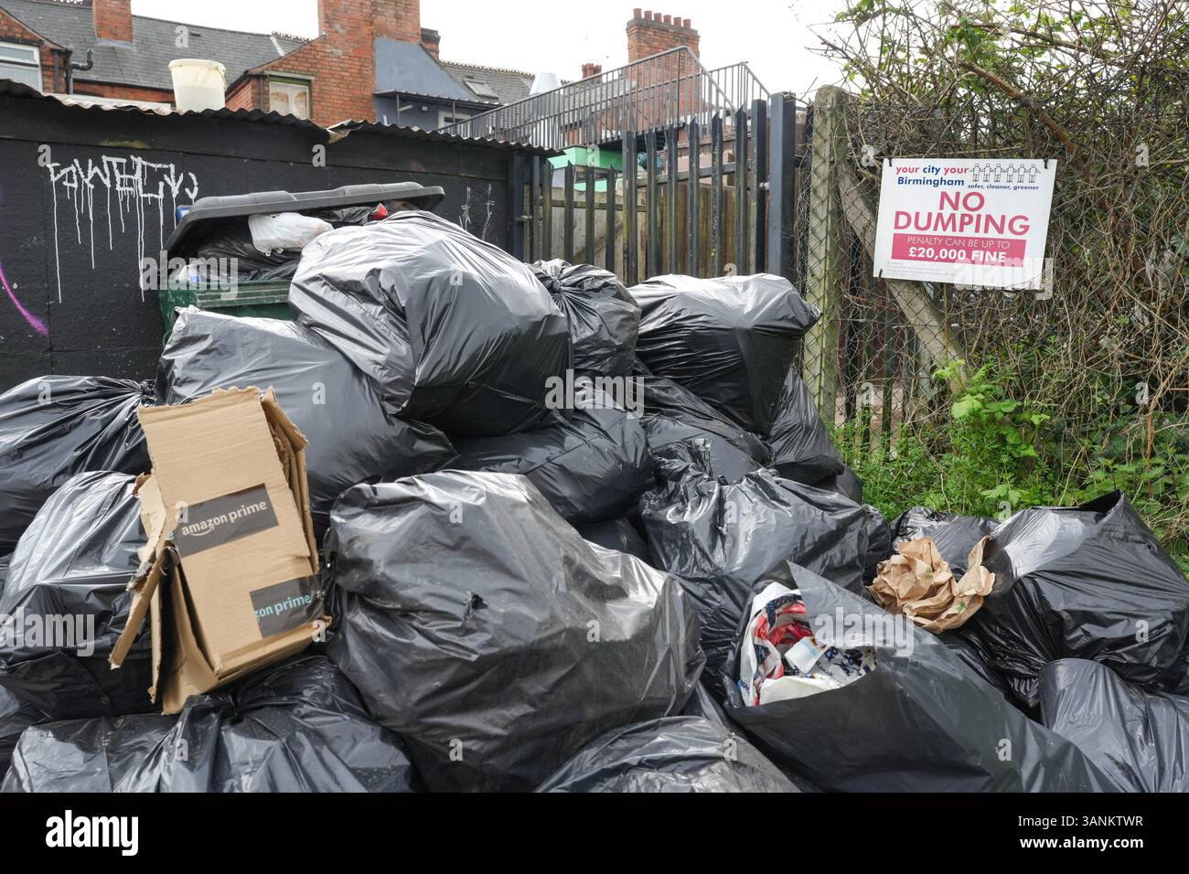 Spring Road, Acocks Green, Birmingham, 15th April 2025: As refuse ...