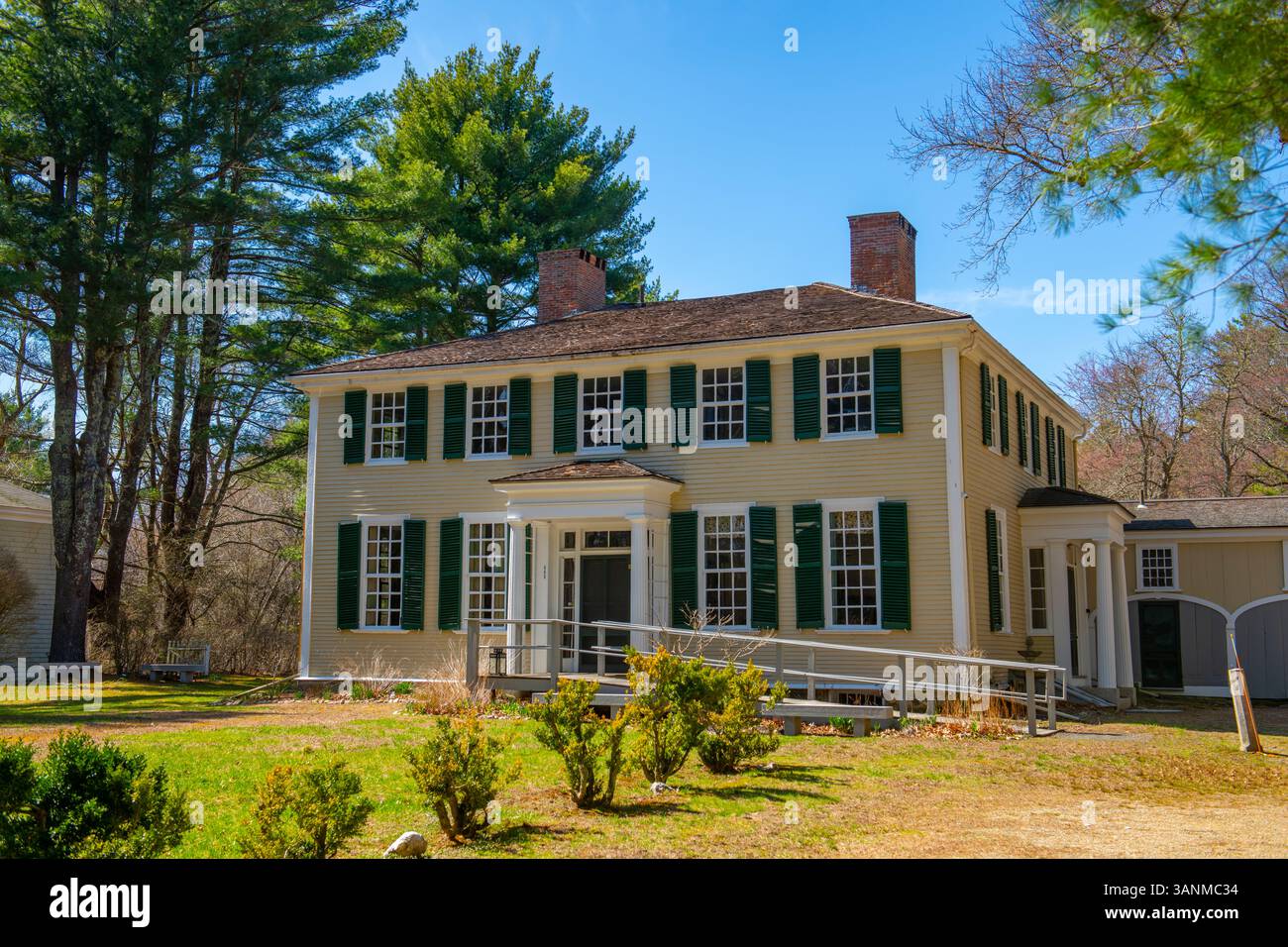 Peter Oliver House with colonial style at 445 Plymouth Street in ...