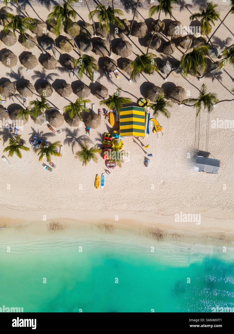 Sun umbrella in aruba hi-res stock photography and images - Alamy