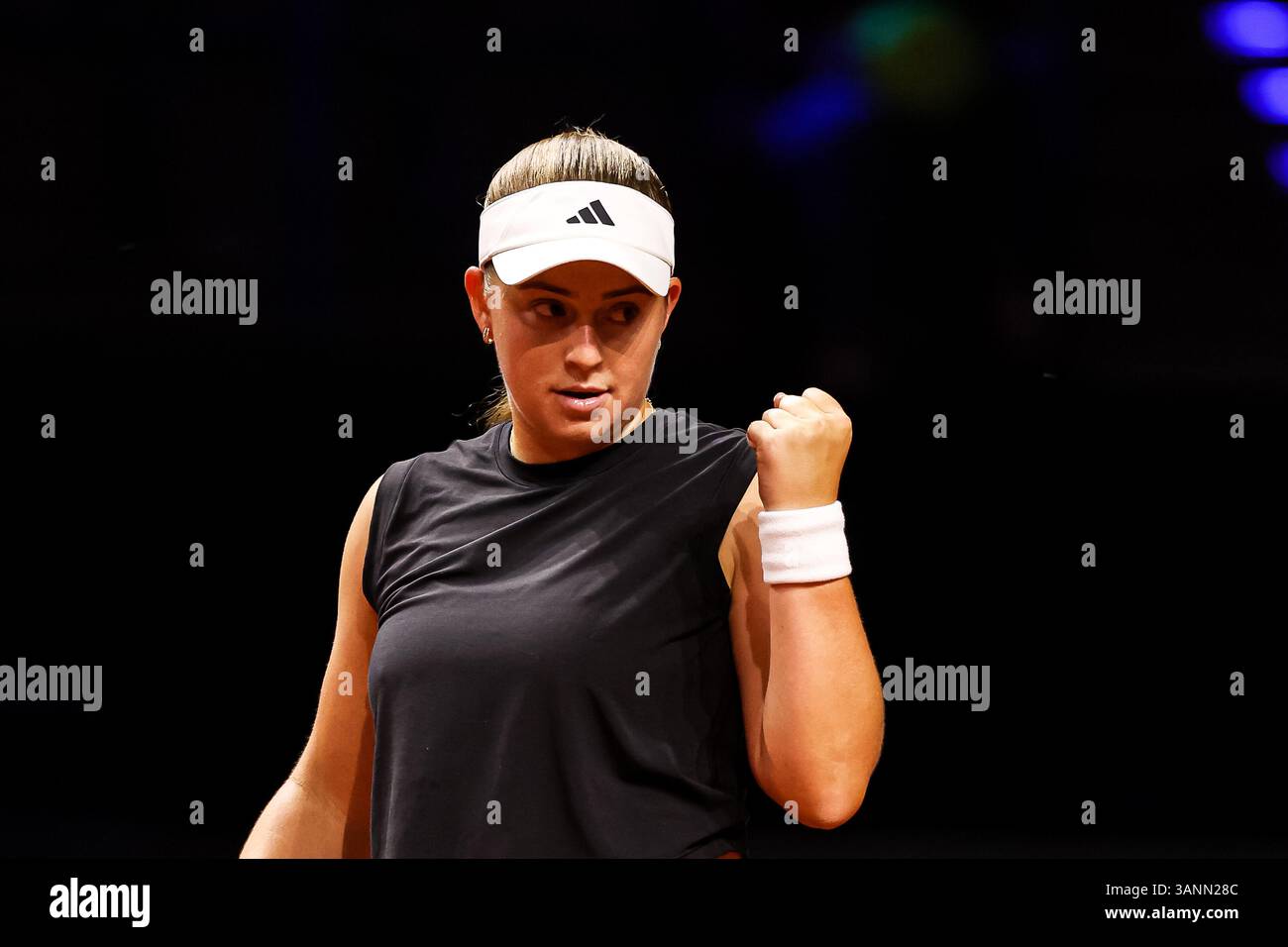 Stuttgart, Germany 15th Apr, 2025. Jelena OSTAPENKO LAT mit Siegesfaust ...
