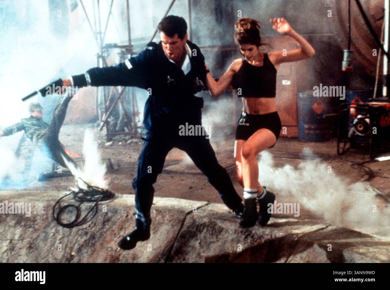 James bond denise richards hi-res stock photography and images - Alamy