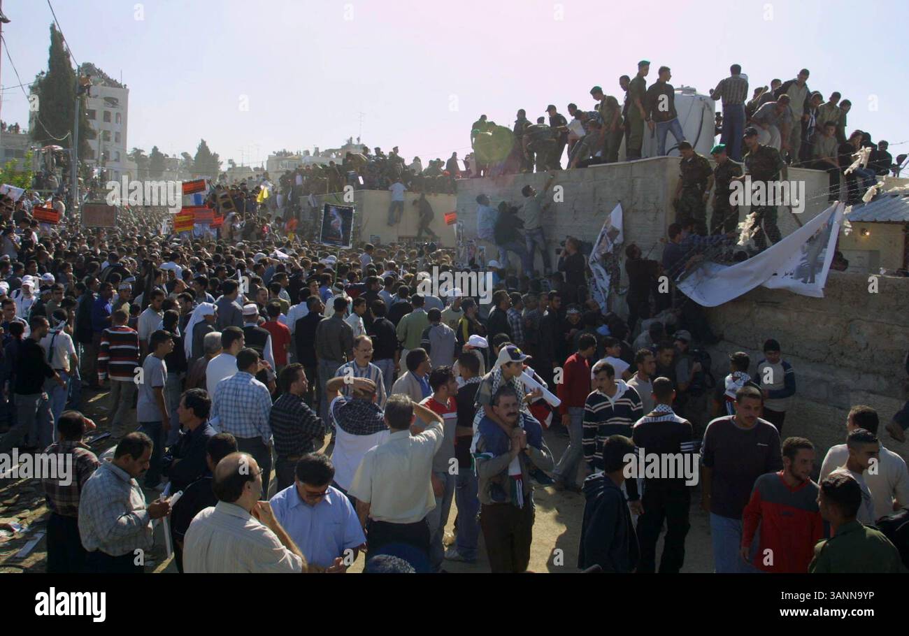 L d r s h i p hi-res stock photography and images - Alamy